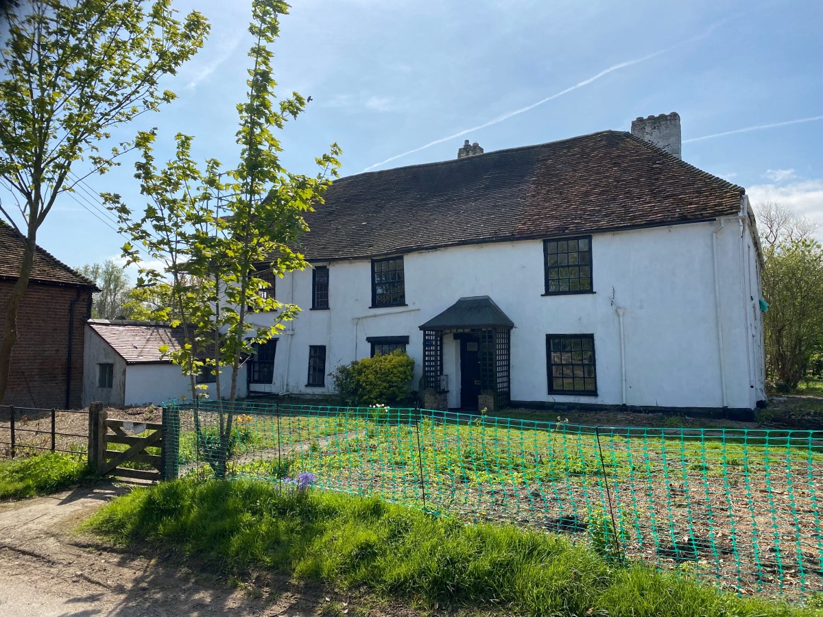 Warden Manor and The Coach House, Kent (Grade II Listed Buildings)